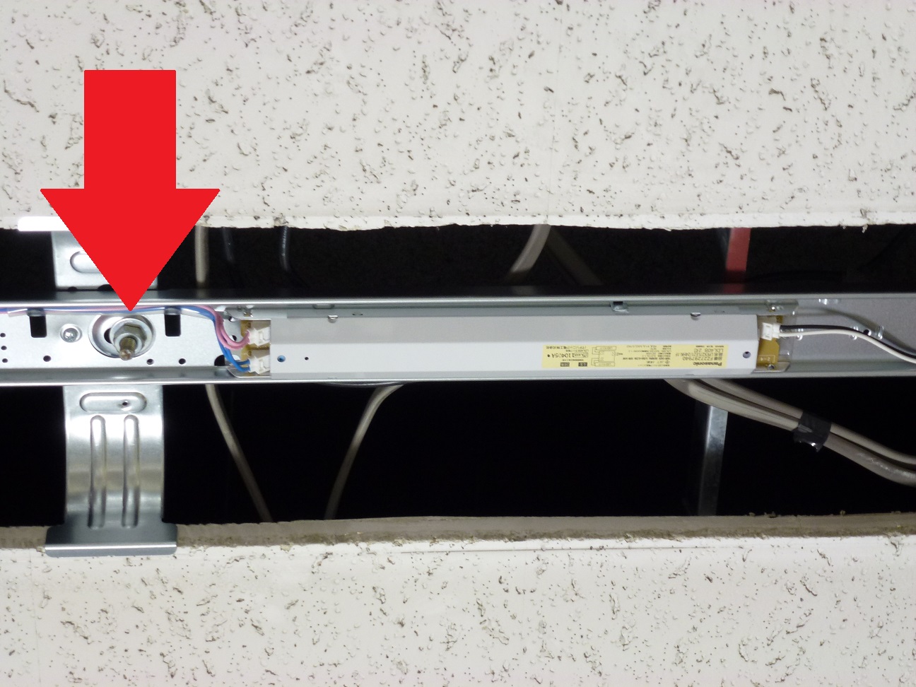 LED器具リニューアル時の吊りボルトの長さ調整に！未来吊りボルト中間金具SDL10-66 | 株式会社ハッピー電気商会